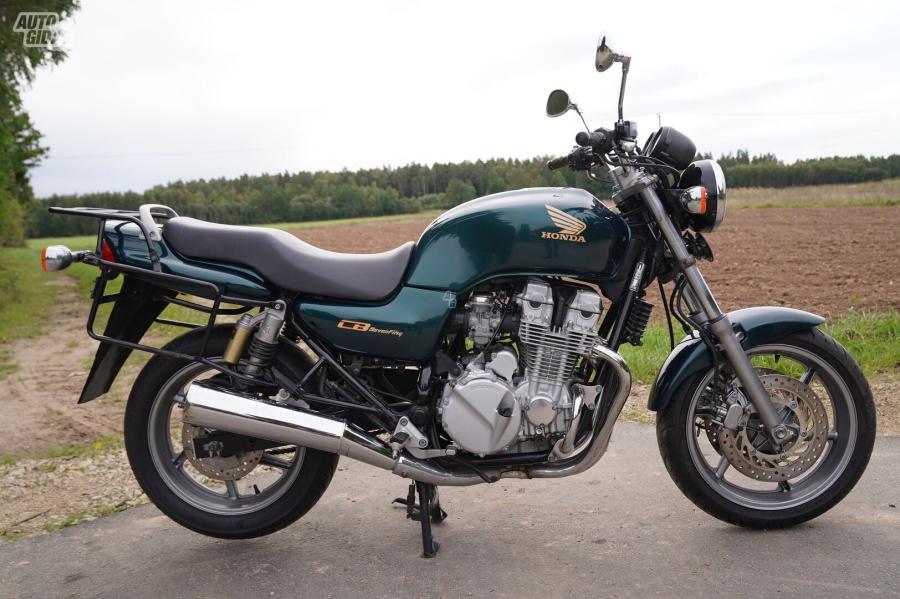 Green Honda CB 1992 in Akmene, with an engine capacity of 0.75 L and mileage of 55 thousand km for 1650 €, photo 3 on AUTOMOTO.COM.LV