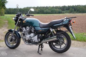 Green Honda CB 1992 in Akmene, with an engine capacity of 0.75 L and mileage of 55 thousand km for 1650 €, photo 5 on AUTOMOTO.COM.LV