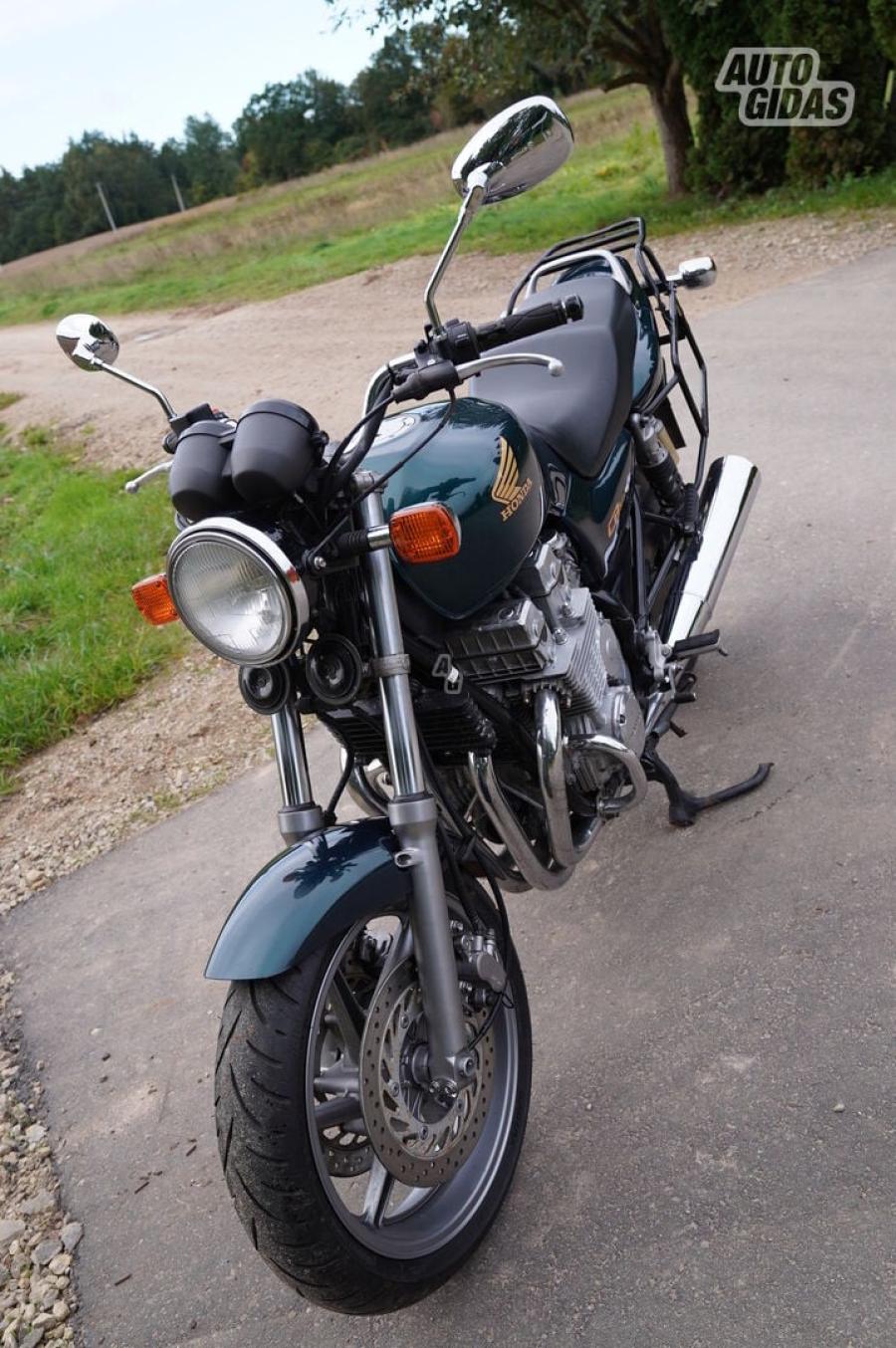 Green Honda CB 1992 in Akmene, with an engine capacity of 0.75 L and mileage of 55 thousand km for 1650 €, photo 6 on AUTOMOTO.COM.LV