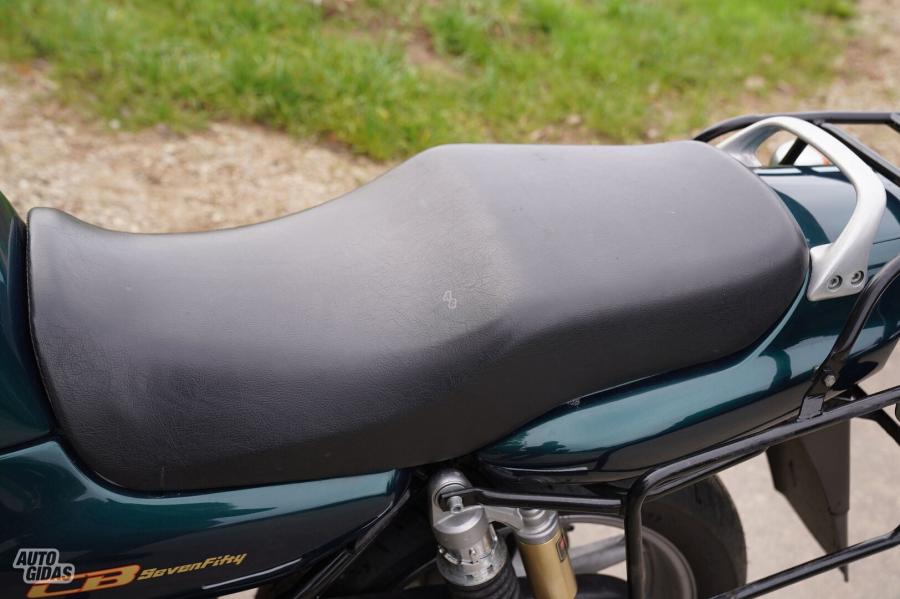 Green Honda CB 1992 in Akmene, with an engine capacity of 0.75 L and mileage of 55 thousand km for 1650 €, photo 17 on AUTOMOTO.COM.LV