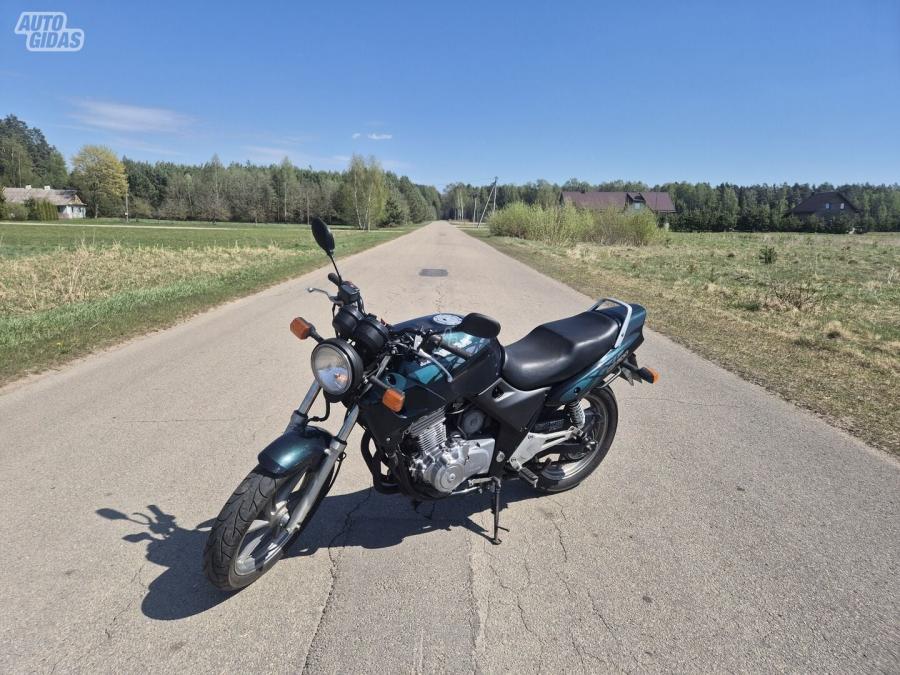 Green Honda CB 1995 in Pasvalys, with an engine capacity of 0.50 L and mileage of 37 thousand km for 1499 €, photo 1 on AUTOMOTO.COM.LV