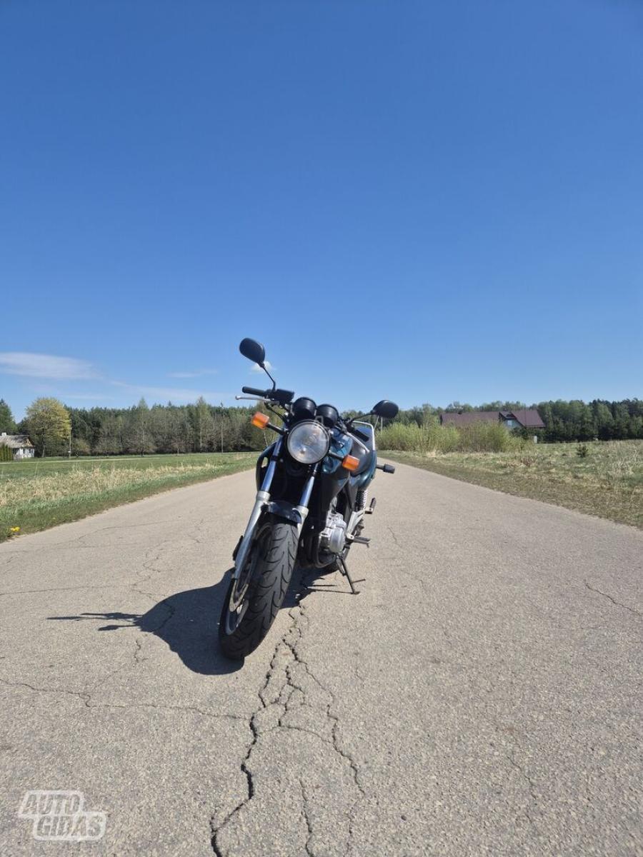 Green Honda CB 1995 in Pasvalys, with an engine capacity of 0.50 L and mileage of 37 thousand km for 1499 €, photo 3 on AUTOMOTO.COM.LV