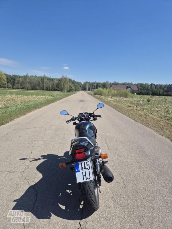 Green Honda CB 1995 in Pasvalys, with an engine capacity of 0.50 L and mileage of 37 thousand km for 1499 €, photo 5 on AUTOMOTO.COM.LV
