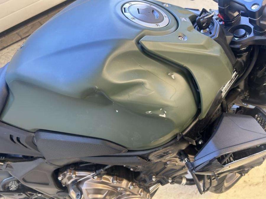 Green Honda CB 2021 in Radviliskis, with an engine capacity of 0.65 L and mileage of 25 thousand km for 3650 €, photo 20 on AUTOMOTO.COM.LV