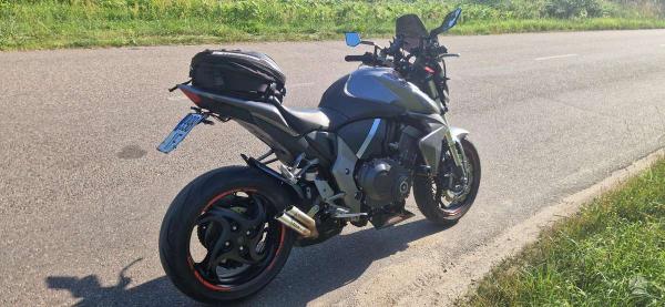 Pelēks Honda CB 2009 Vievis, ar dzinēja tilpumu 1.00 L un nobraukumu 48 tūkst. km par 3900 €, foto 2 vietnē AUTOMOTO.COM.LV