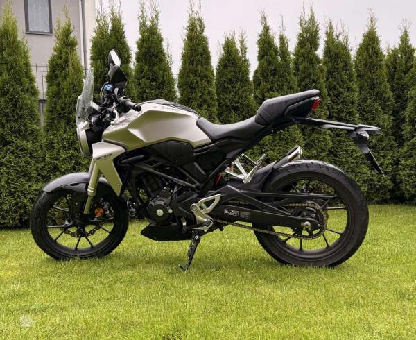 Grey Honda CB 2020 in Vilnius, with an engine capacity of 0.30 L and mileage of 14 thousand km for 3500 €, photo 1 on AUTOMOTO.COM.LV