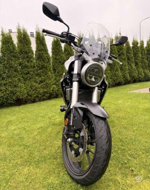 Grey Honda CB 2020 in Vilnius, with an engine capacity of 0.30 L and mileage of 14 thousand km for 3500 €, photo 4 on AUTOMOTO.COM.LV