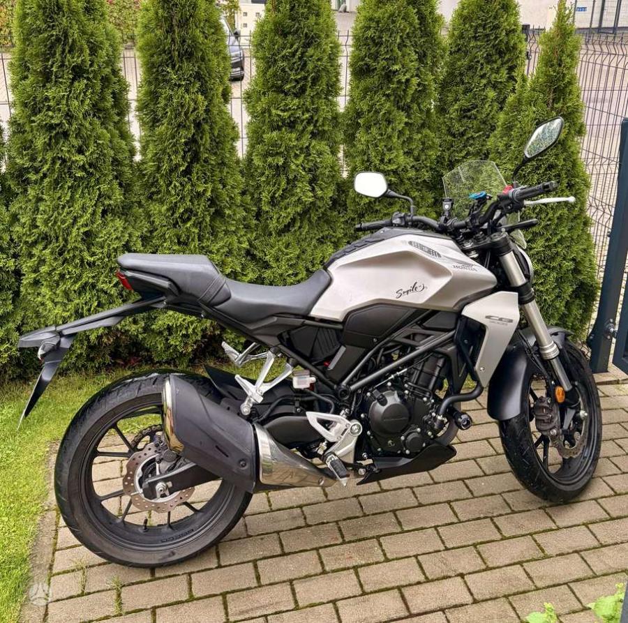 Grey Honda CB 2020 in Vilnius, with an engine capacity of 0.30 L and mileage of 14 thousand km for 3500 €, photo 5 on AUTOMOTO.COM.LV