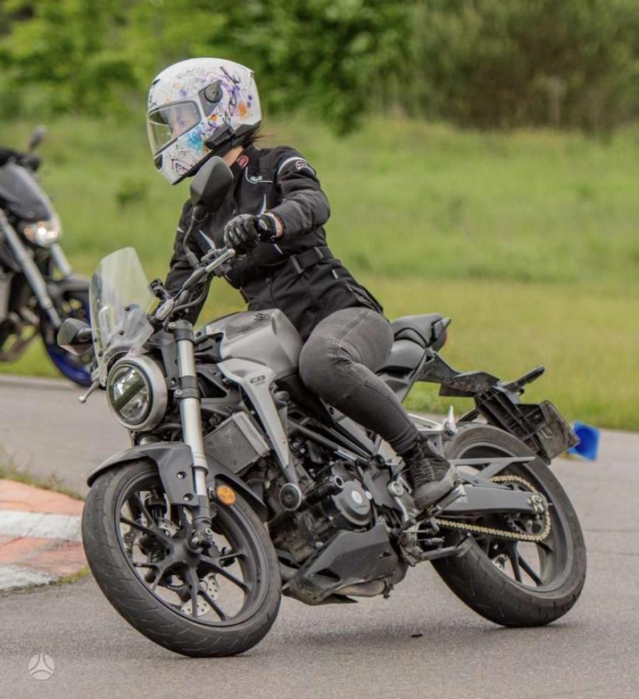 Grey Honda CB 2020 in Vilnius, with an engine capacity of 0.30 L and mileage of 14 thousand km for 3500 €, photo 9 on AUTOMOTO.COM.LV