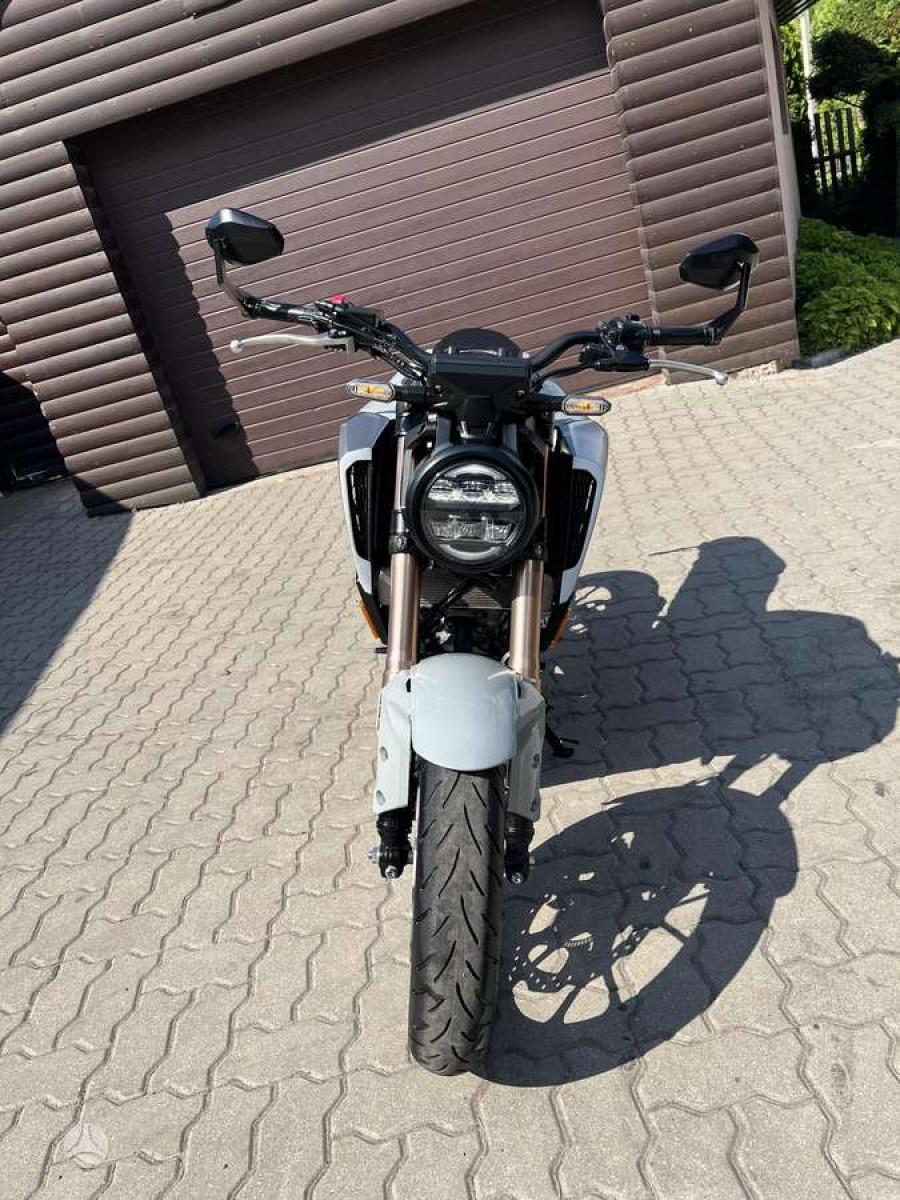 Серый Хонда CB 2022 в Пренай, объемом двигателя 0.13 л и пробегом 9 тыс. км за 3450 €, фото 4 на AUTOMOTO.COM.LV