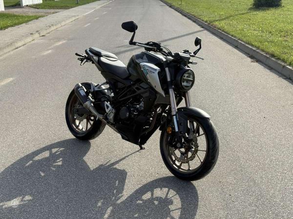 Grey Honda CB 2022 in Marijampole, with an engine capacity of 0.13 L and mileage of 13 thousand km for 3300 €, photo 1 on AUTOMOTO.COM.LV