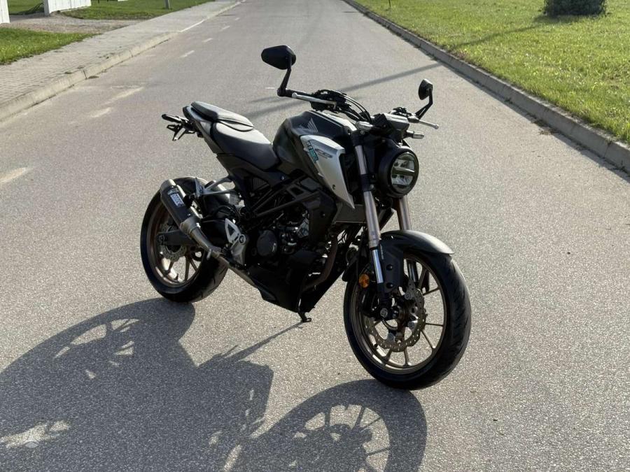 Grey Honda CB 2022 in Marijampole, with an engine capacity of 0.13 L and mileage of 13 thousand km for 3300 €, photo 1 on AUTOMOTO.COM.LV