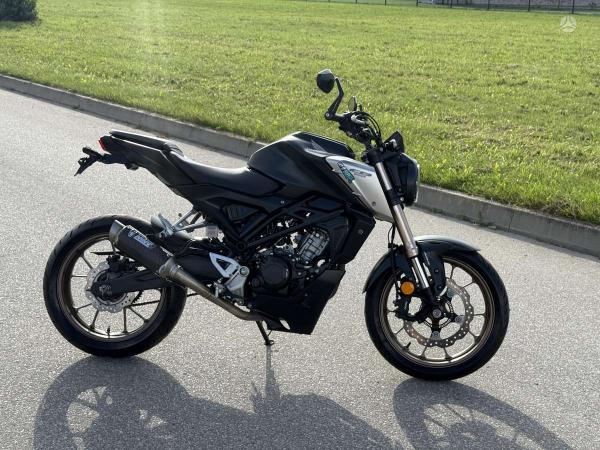 Grey Honda CB 2022 in Marijampole, with an engine capacity of 0.13 L and mileage of 13 thousand km for 3300 €, photo 3 on AUTOMOTO.COM.LV
