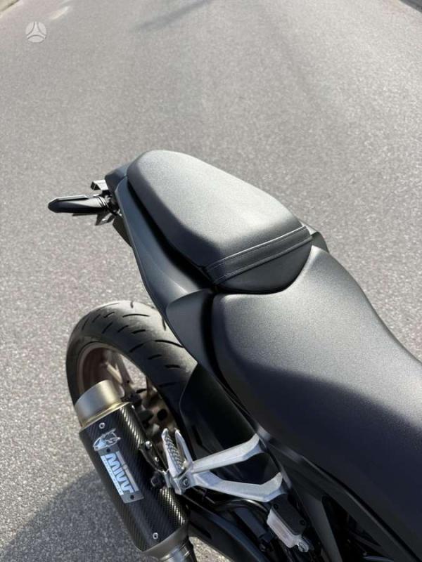 Grey Honda CB 2022 in Marijampole, with an engine capacity of 0.13 L and mileage of 13 thousand km for 3300 €, photo 9 on AUTOMOTO.COM.LV