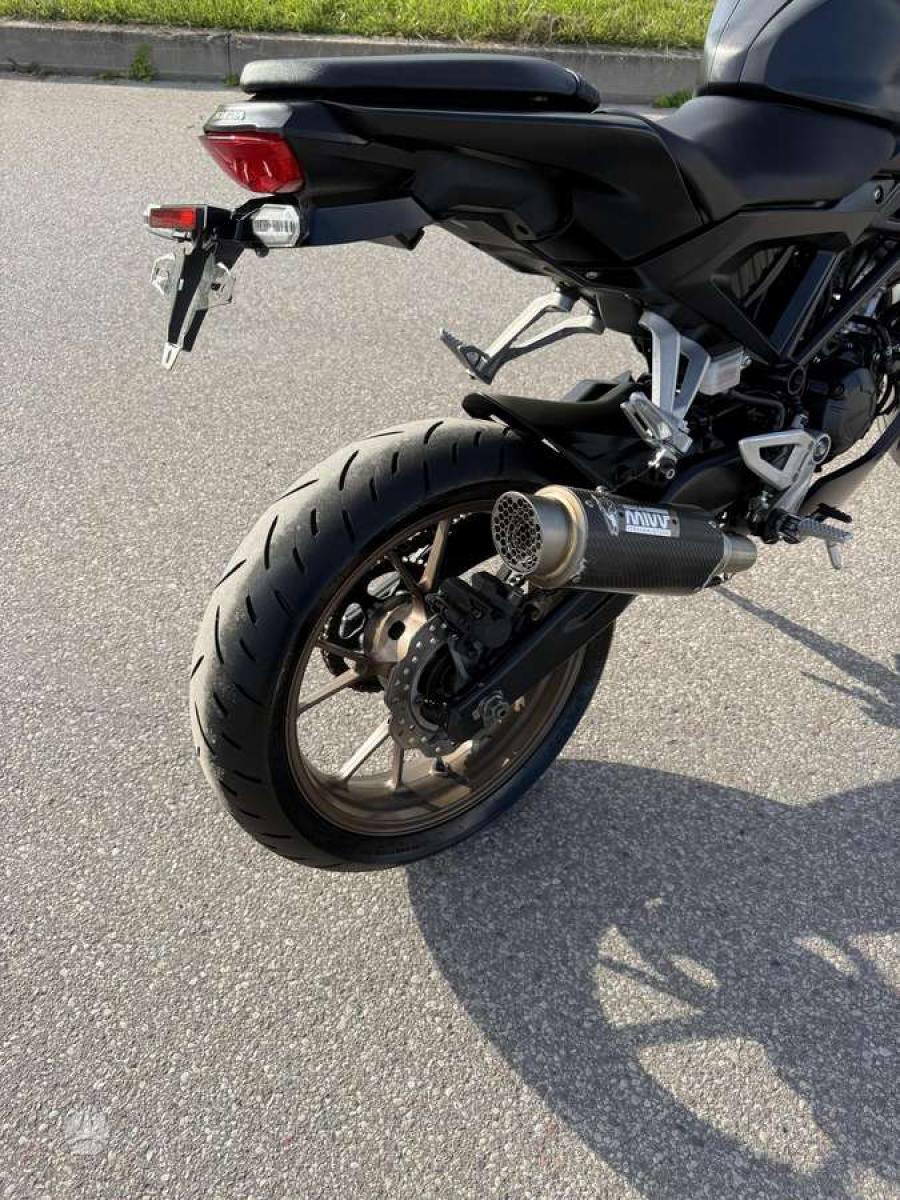 Grey Honda CB 2022 in Marijampole, with an engine capacity of 0.13 L and mileage of 13 thousand km for 3300 €, photo 11 on AUTOMOTO.COM.LV