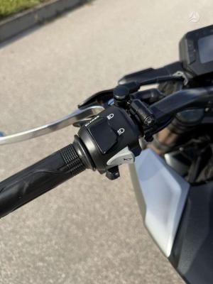 Grey Honda CB 2022 in Marijampole, with an engine capacity of 0.13 L and mileage of 13 thousand km for 3300 €, photo 14 on AUTOMOTO.COM.LV