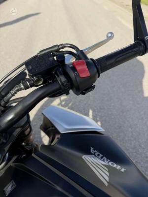 Grey Honda CB 2022 in Marijampole, with an engine capacity of 0.13 L and mileage of 13 thousand km for 3300 €, photo 15 on AUTOMOTO.COM.LV