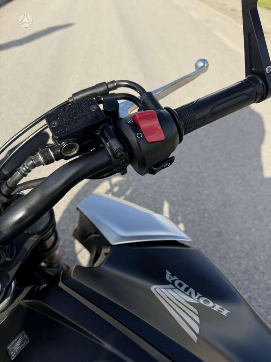 Grey Honda CB 2022 in Marijampole, with an engine capacity of 0.13 L and mileage of 13 thousand km for 3300 €, photo 15 on AUTOMOTO.COM.LV