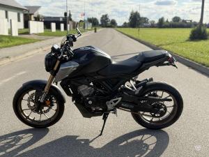 Grey Honda CB 2022 in Marijampole, with an engine capacity of 0.13 L and mileage of 13 thousand km for 3300 €, photo 18 on AUTOMOTO.COM.LV