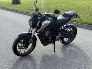 Grey Honda CB 2022 in Marijampole, with an engine capacity of 0.13 L and mileage of 13 thousand km for 3300 €, photo 26 on AUTOMOTO.COM.LV