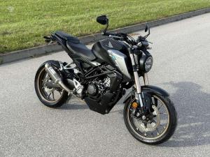 Grey Honda CB 2022 in Marijampole, with an engine capacity of 0.13 L and mileage of 13 thousand km for 3300 €, photo 27 on AUTOMOTO.COM.LV