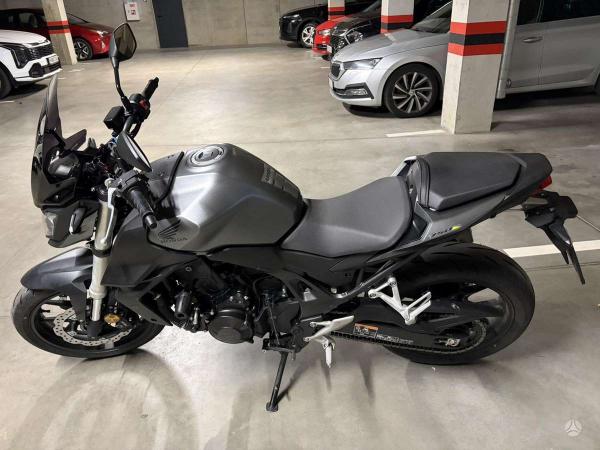 Grey Honda CB 2023 in Vilnius, with an engine capacity of 0.75 L and mileage of 14 thousand km for 5300 €, photo 1 on AUTOMOTO.COM.LV