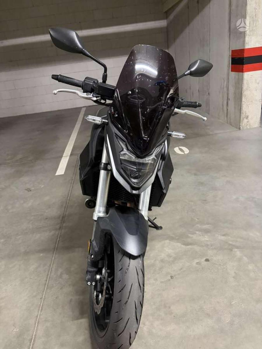 Grey Honda CB 2023 in Vilnius, with an engine capacity of 0.75 L and mileage of 14 thousand km for 5300 €, photo 4 on AUTOMOTO.COM.LV