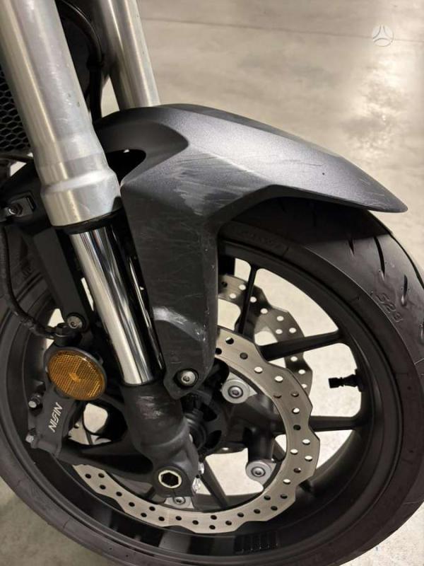 Grey Honda CB 2023 in Vilnius, with an engine capacity of 0.75 L and mileage of 14 thousand km for 5300 €, photo 6 on AUTOMOTO.COM.LV