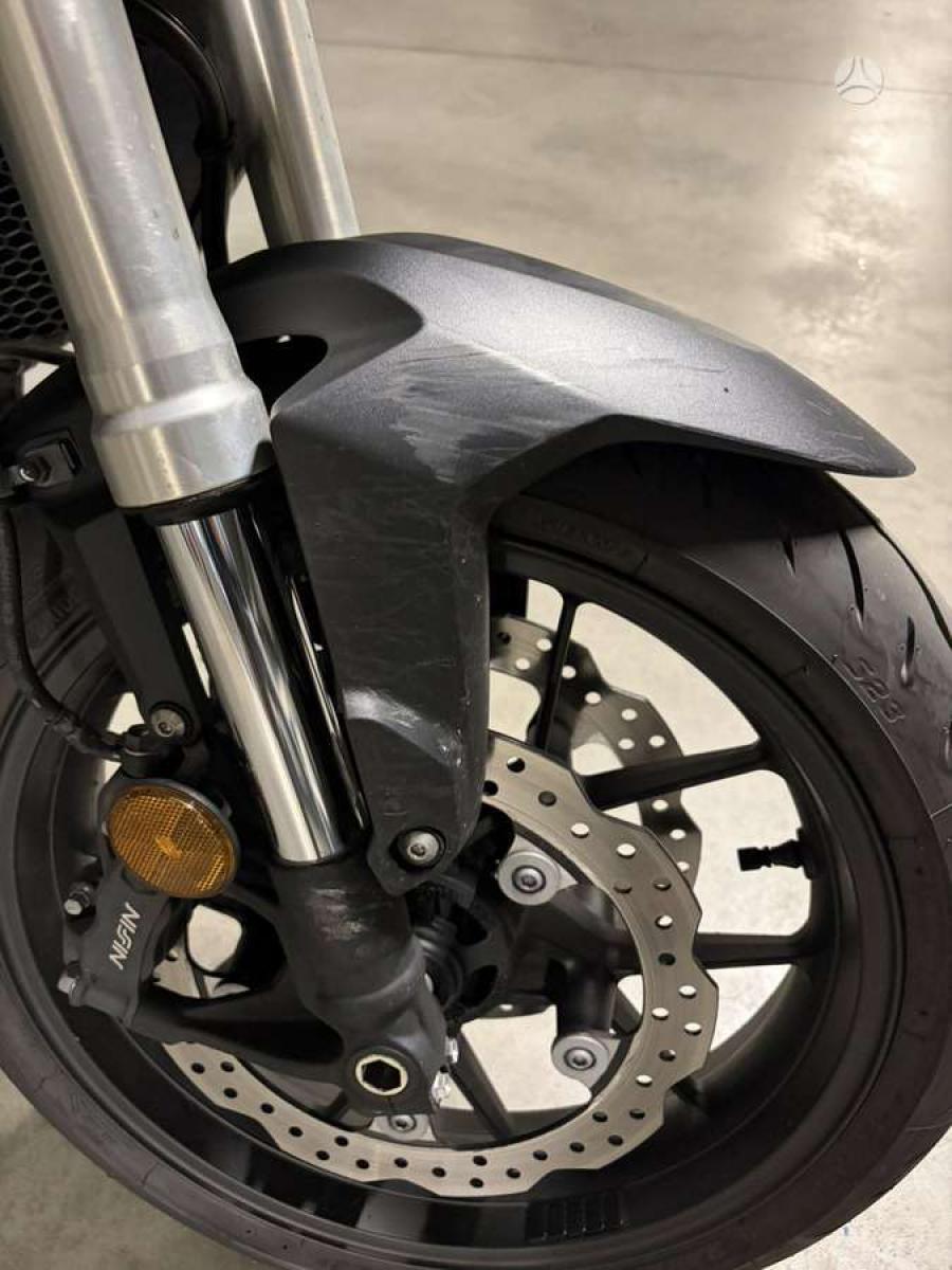 Grey Honda CB 2023 in Vilnius, with an engine capacity of 0.75 L and mileage of 14 thousand km for 5300 €, photo 7 on AUTOMOTO.COM.LV