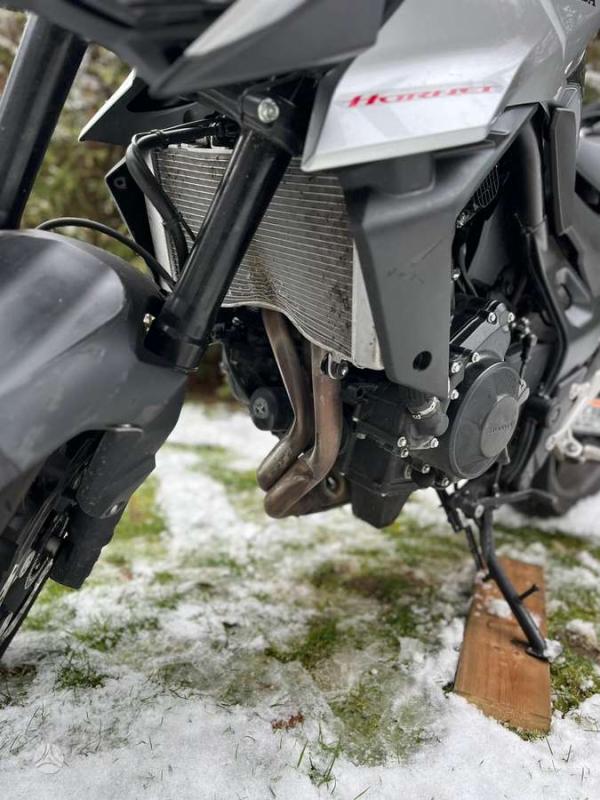 Pelēks Honda CB 2025 Viļņa, ar dzinēja tilpumu 0.75 L un nobraukumu 11 tūkst. km par 4500 €, foto 9 vietnē AUTOMOTO.COM.LV