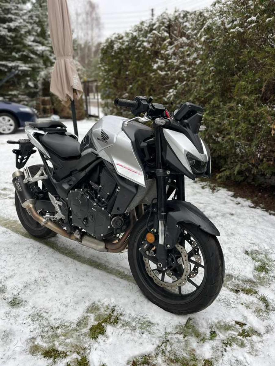 Pelēks Honda CB 2025 Viļņa, ar dzinēja tilpumu 0.75 L un nobraukumu 11 tūkst. km par 4500 €, foto 1 vietnē AUTOMOTO.COM.LV