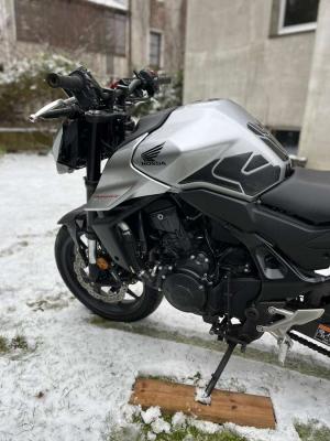 Pelēks Honda CB 2025 Viļņa, ar dzinēja tilpumu 0.75 L un nobraukumu 11 tūkst. km par 4500 €, foto 10 vietnē AUTOMOTO.COM.LV