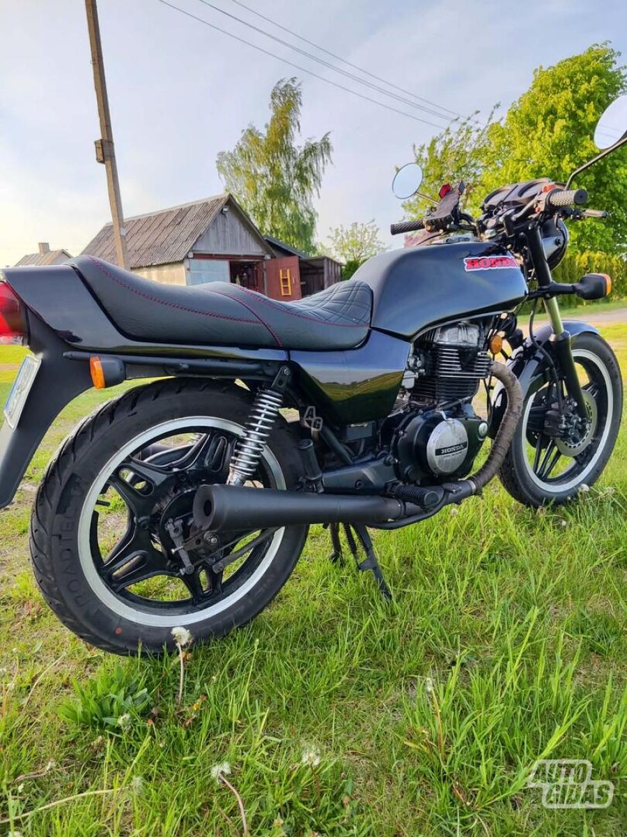 Хонда CB 1983 в Ионава, объемом двигателя 0.00 л и пробегом 0 тыс. км за 2700 €, фото 3 на AUTOMOTO.COM.LV