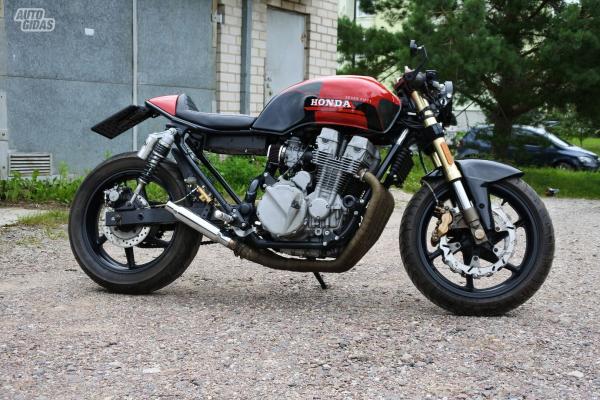 Honda CB 1992 Alīta, ar dzinēja tilpumu 0.75 L un nobraukumu 0 tūkst. km par 3850 €, foto 9 vietnē AUTOMOTO.COM.LV