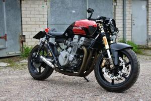 Honda CB 1992 Alīta, ar dzinēja tilpumu 0.75 L un nobraukumu 5 tūkst. km par 3850 €, foto  vietnē AUTOMOTO.COM.LV