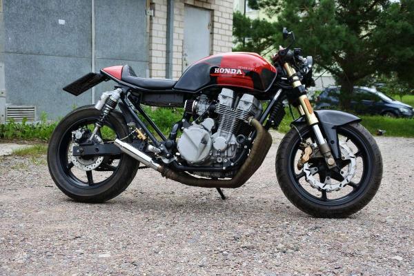Honda CB 1992 Alīta, ar dzinēja tilpumu 0.75 L un nobraukumu 5 tūkst. km par 3850 €, foto 9 vietnē AUTOMOTO.COM.LV