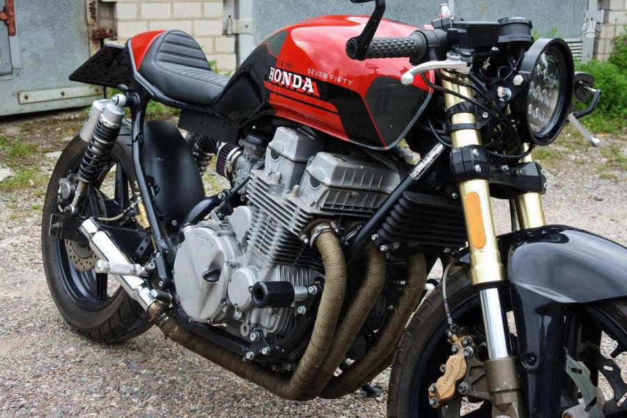 Honda CB 1992 Alīta, ar dzinēja tilpumu 0.75 L un nobraukumu 5 tūkst. km par 3850 €, foto 13 vietnē AUTOMOTO.COM.LV