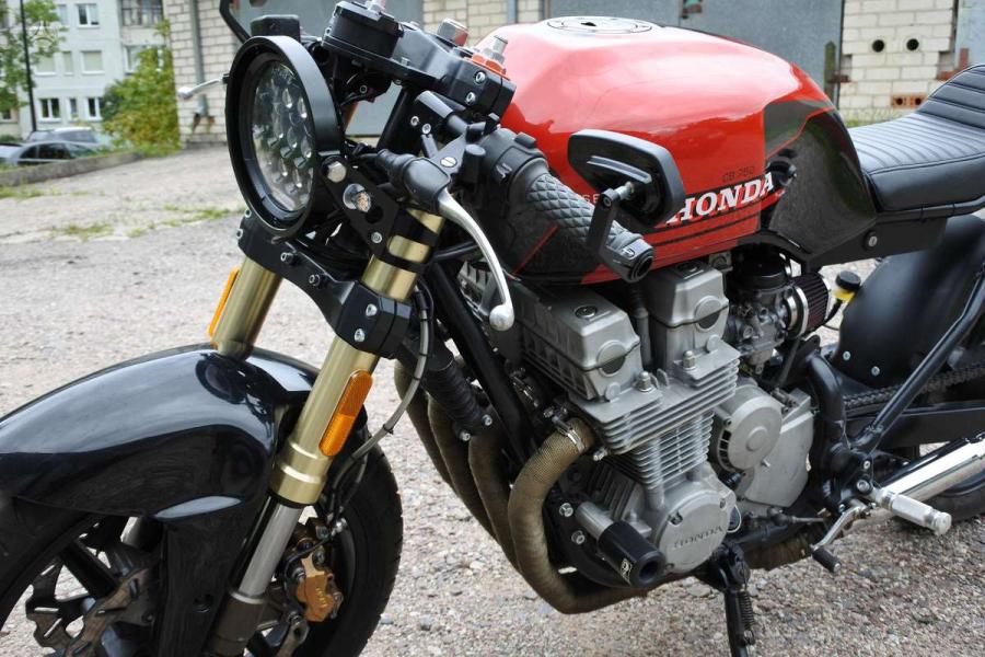 Honda CB 1992 Alīta, ar dzinēja tilpumu 0.75 L un nobraukumu 5 tūkst. km par 3850 €, foto 14 vietnē AUTOMOTO.COM.LV