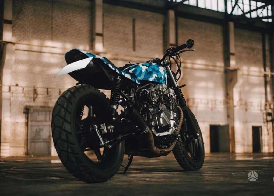 Honda CB 1992 in Vilnius, with an engine capacity of 0.75 L and mileage of 1 thousand km for 2950 €, photo 5 on AUTOMOTO.COM.LV
