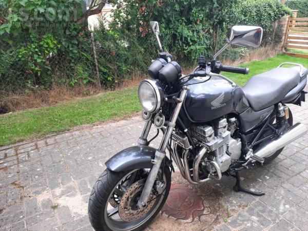 Honda CB 1992 Saldus, ar dzinēja tilpumu 0.70 L un nobraukumu 0 tūkst. km par 2200 €, foto 2 vietnē AUTOMOTO.COM.LV