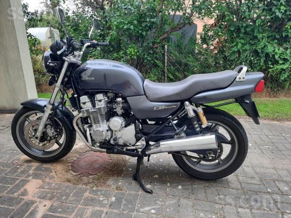 Honda CB 1992 Saldus, ar dzinēja tilpumu 0.70 L un nobraukumu 0 tūkst. km par 2200 €, foto 3 vietnē AUTOMOTO.COM.LV