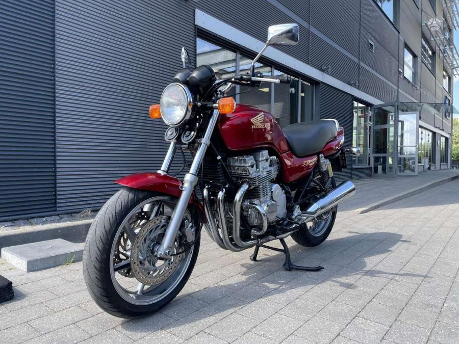 Хонда CB 1993 в Рига, объемом двигателя 0.75 л и пробегом 68 тыс. км за 1999 €, фото 1 на AUTOMOTO.COM.LV