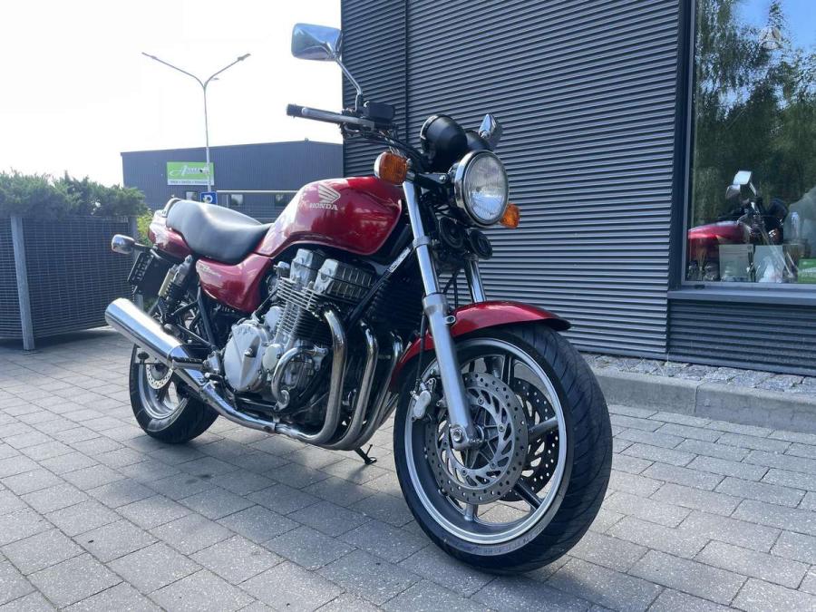 Хонда CB 1993 в Рига, объемом двигателя 0.75 л и пробегом 68 тыс. км за 1999 €, фото 7 на AUTOMOTO.COM.LV