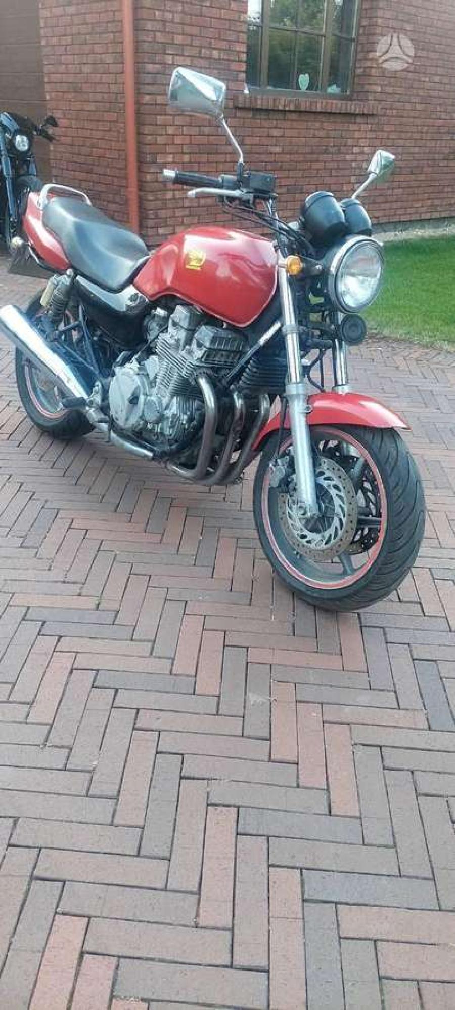 Honda CB 1995 in Vilnius, with an engine capacity of 0.75 L and mileage of 88 thousand km for 1300 €, photo 7 on AUTOMOTO.COM.LV