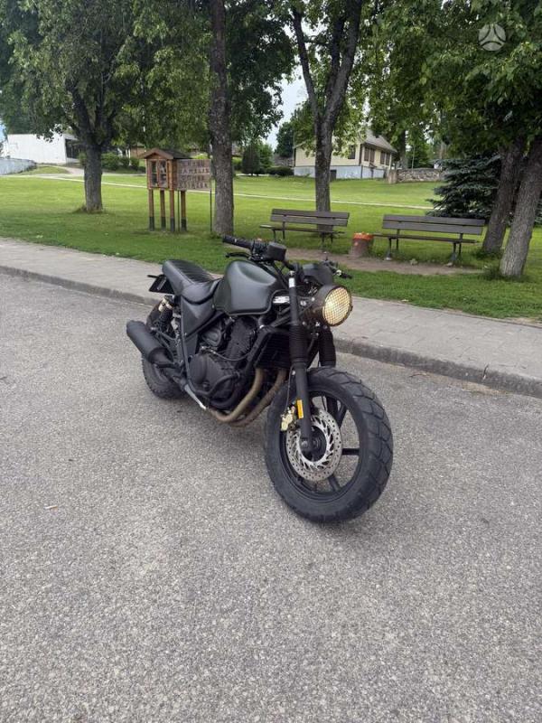 Honda CB 2000 Viļņa, ar dzinēja tilpumu 0.50 L un nobraukumu 30 tūkst. km par 1800 €, foto 1 vietnē AUTOMOTO.COM.LV