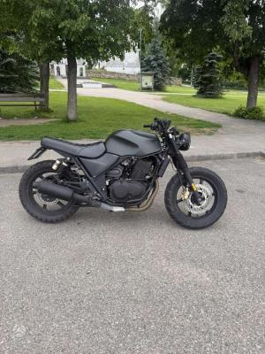 Honda CB 2000 in Vilnius, with an engine capacity of 0.50 L and mileage of 30 thousand km for 1800 €, photo 3 on AUTOMOTO.COM.LV