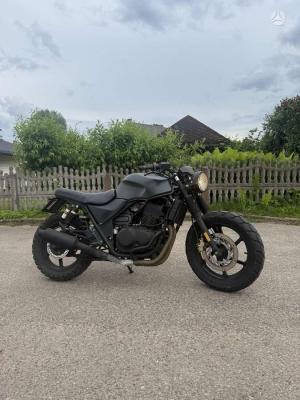 Honda CB 2000 in Vilnius, with an engine capacity of 0.50 L and mileage of 30 thousand km for 1800 €, photo 4 on AUTOMOTO.COM.LV