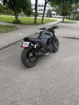 Honda CB 2000 in Vilnius, with an engine capacity of 0.50 L and mileage of 30 thousand km for 1800 €, photo 5 on AUTOMOTO.COM.LV
