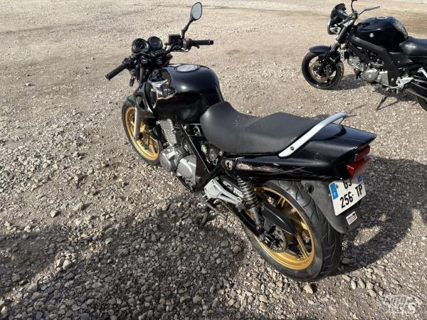 Хонда CB 2001 в Кельме, объемом двигателя 0.50 л и пробегом 0 тыс. км за 515 €, фото 4 на AUTOMOTO.COM.LV