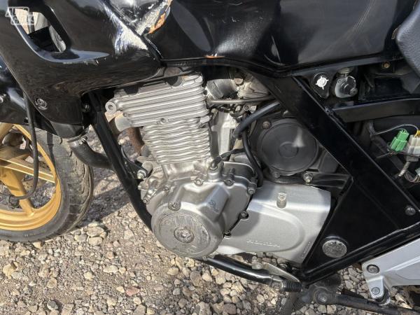 Хонда CB 2001 в Кельме, объемом двигателя 0.50 л и пробегом 0 тыс. км за 515 €, фото 9 на AUTOMOTO.COM.LV